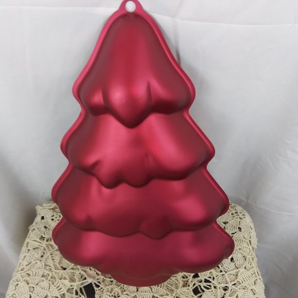 Wilton | Kitchen | Iridescents Wilton Holiday Christmas Tree Pan New ...